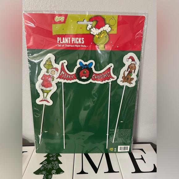 Hobby Lobby | Holiday | Hobby Lobby Grinch Max And Cindy Lou Metal ...